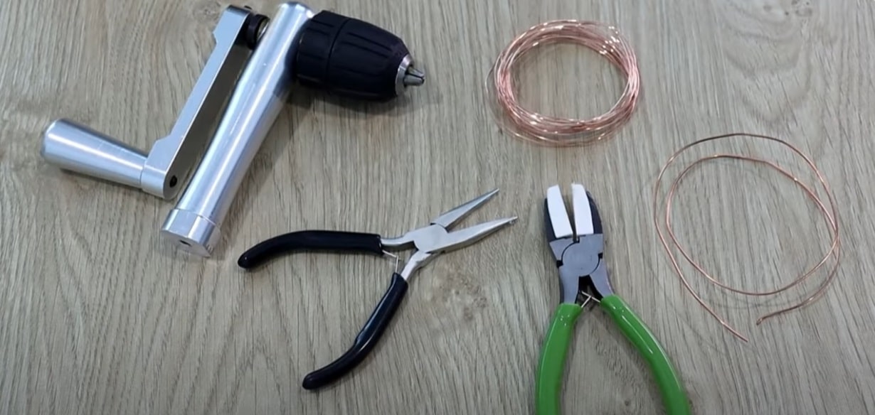 How To Twist Coiled Wire (Wire-Wrapping Jewelry) | Studio 73 Designs